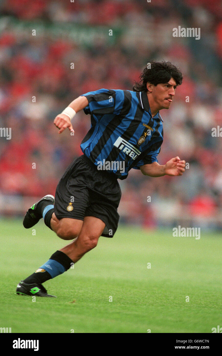 Ivan zamorano inter milan hi-res stock photography and images - Alamy