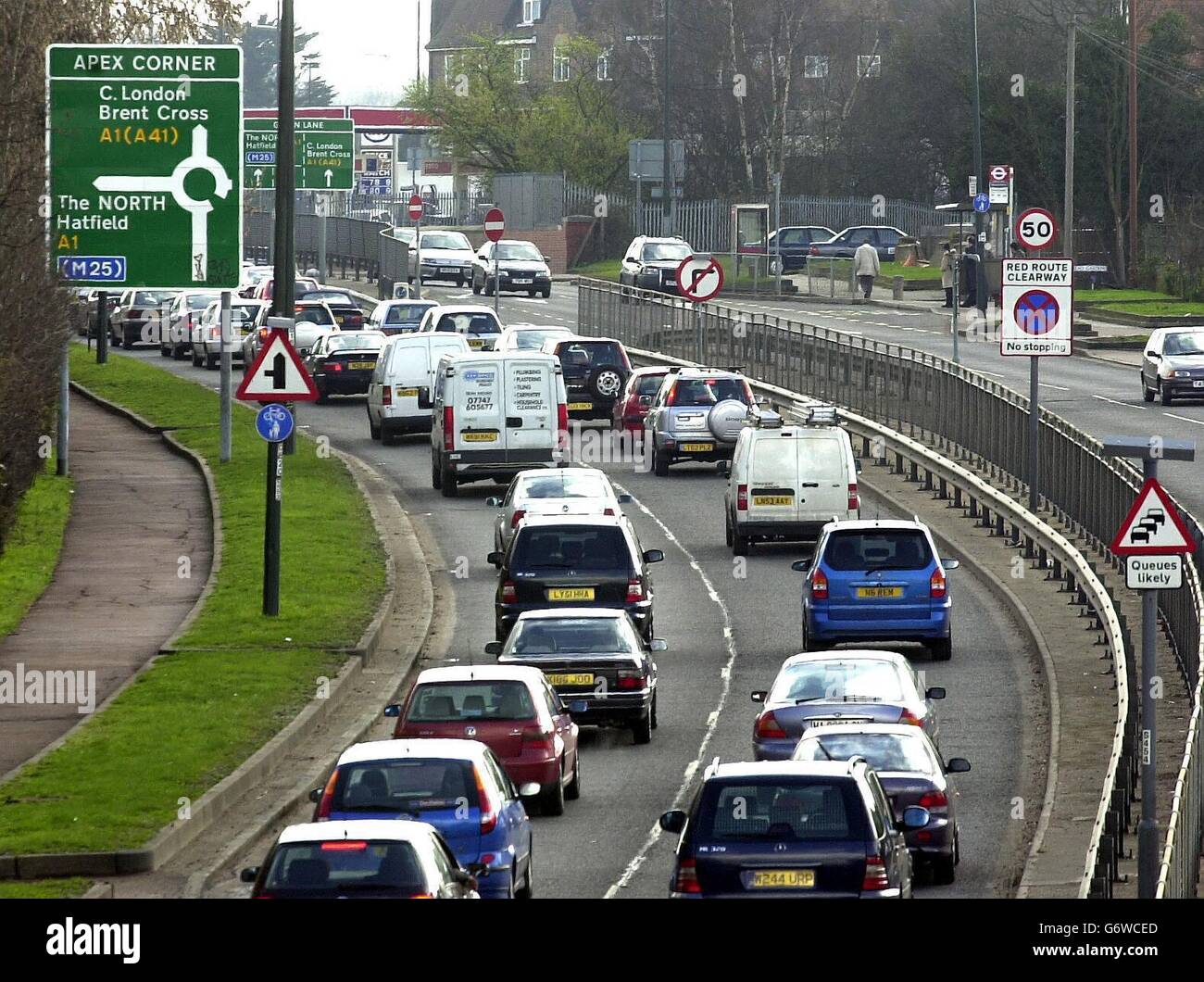 Traffic queues on the m1 hi-res stock photography and images - Alamy
