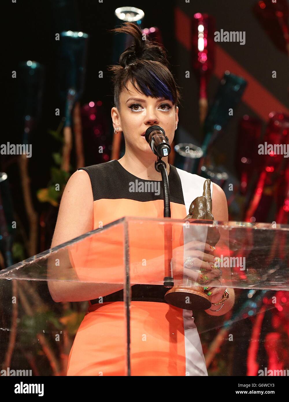 Lily allen collects award best solo artist nme awards hi-res stock ...