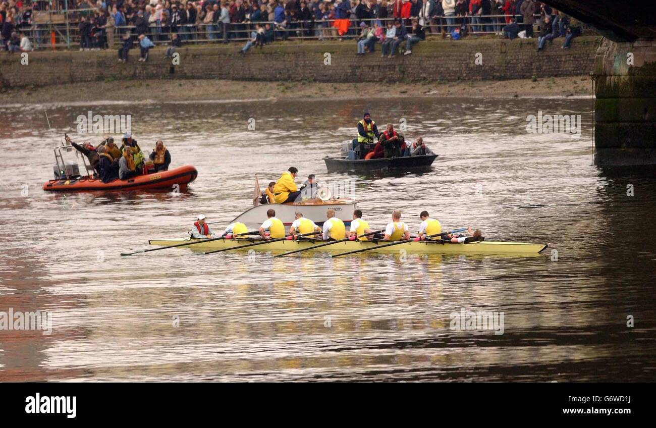 The Oxford Isis team wins against Cambridge University's Goldie team ...