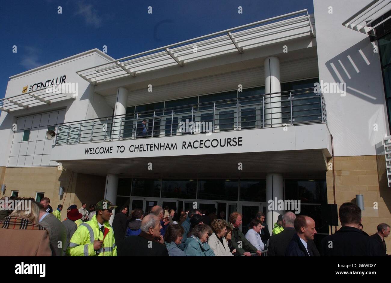 Cheltenham racecourse entrance hi-res stock photography and images - Alamy
