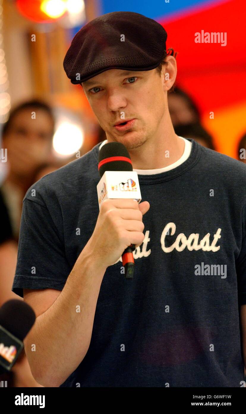 Actor Matthew Lillard during his guest appearance on MTV's TRL UK at ...