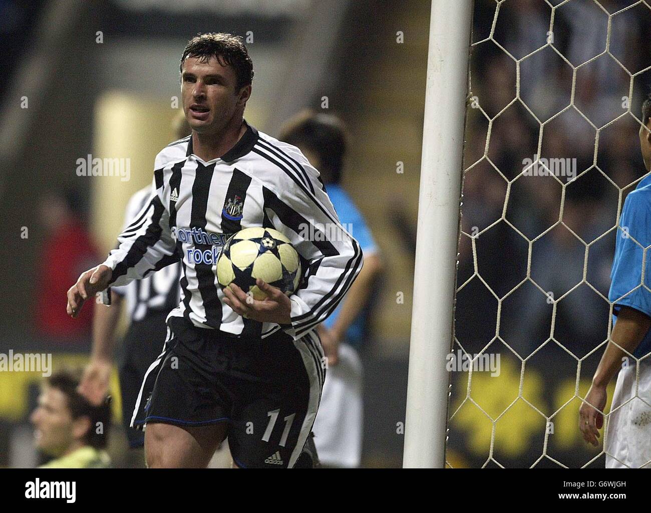 Newcastle United's Gary Speed runs off with the ball after scoring ...