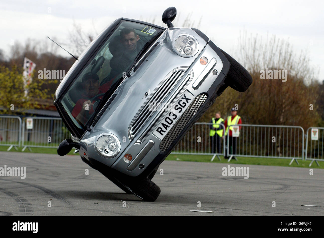 A Mini Cooper fitted with a differential lock is put through a don't ...