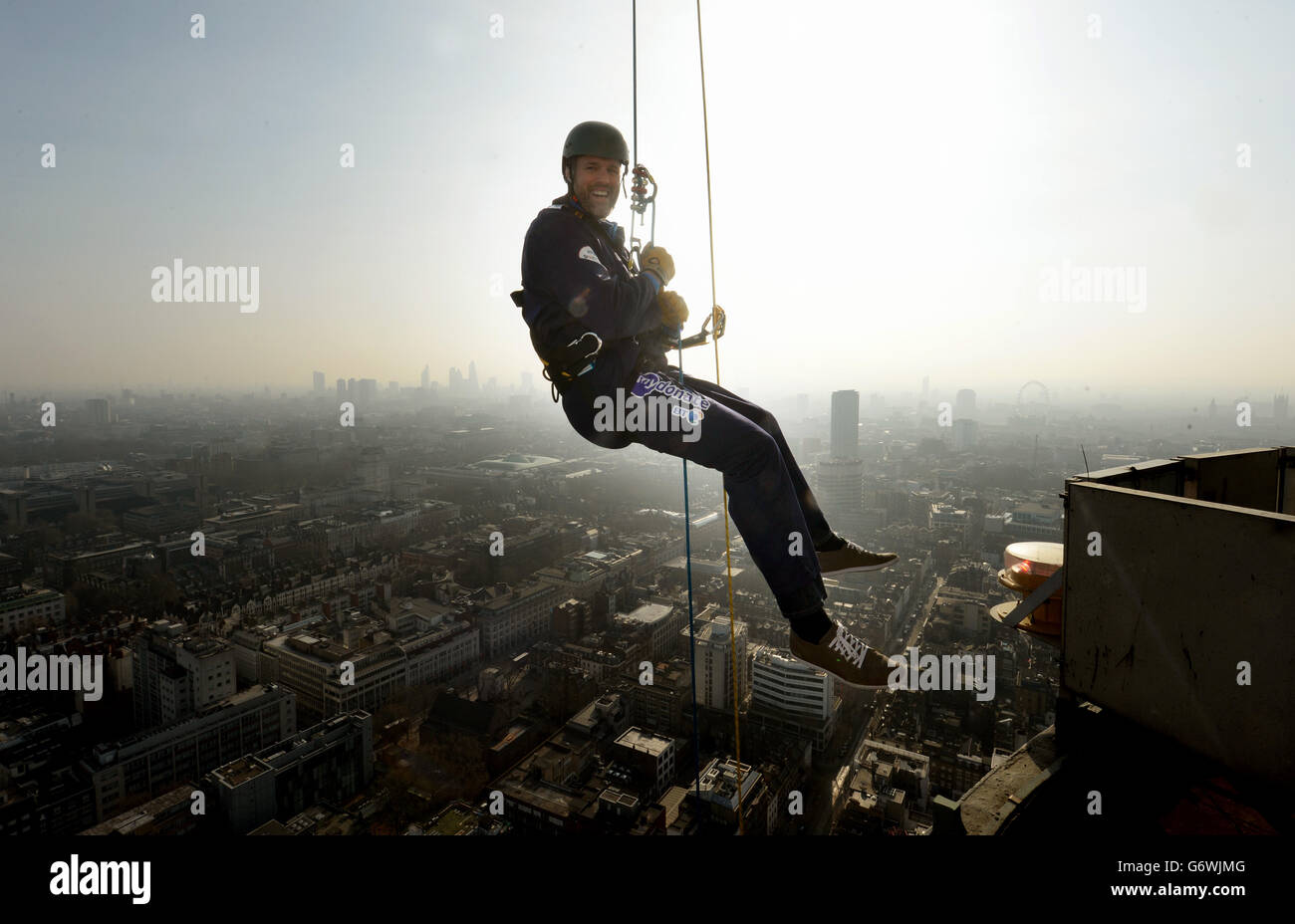 Showbiz abseil hi-res stock photography and images - Alamy