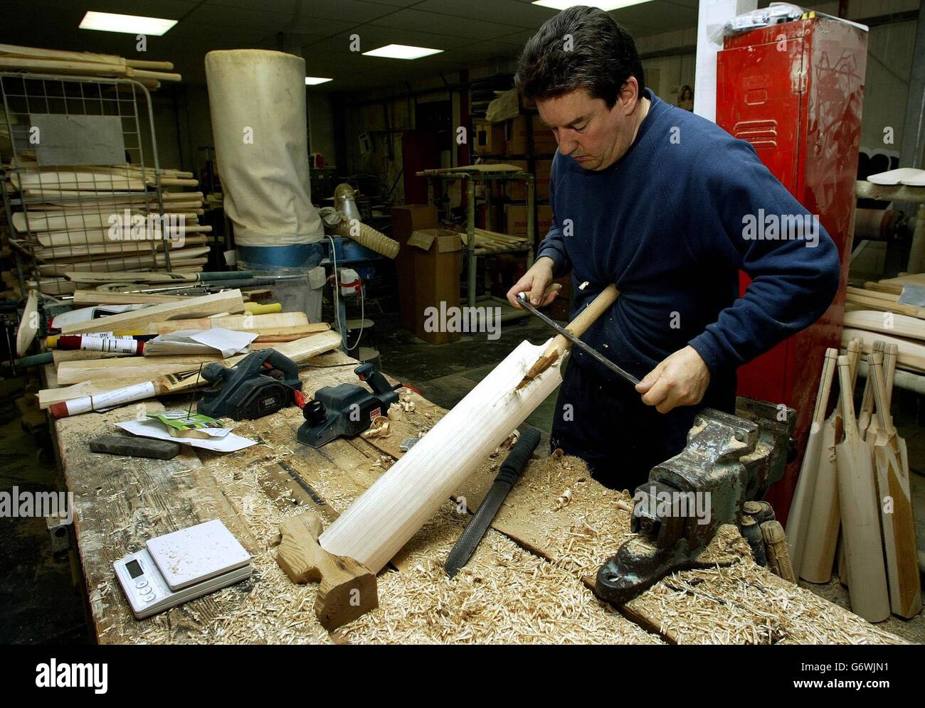 Duncan fearnley bat hi-res stock photography and images - Alamy