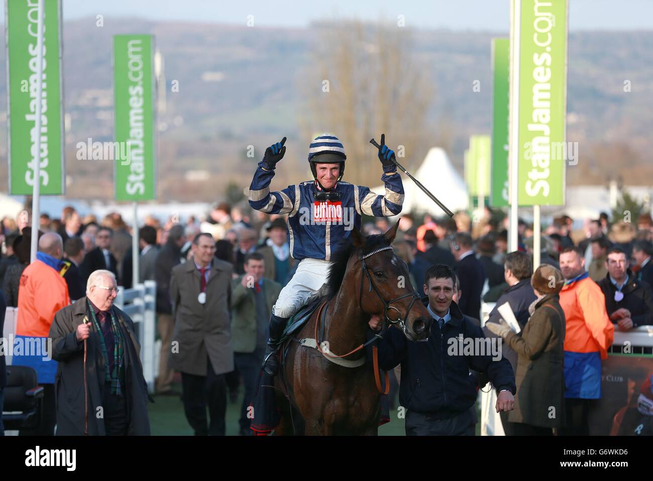 National hunt jockey terry biddlecombe hi-res stock photography and ...