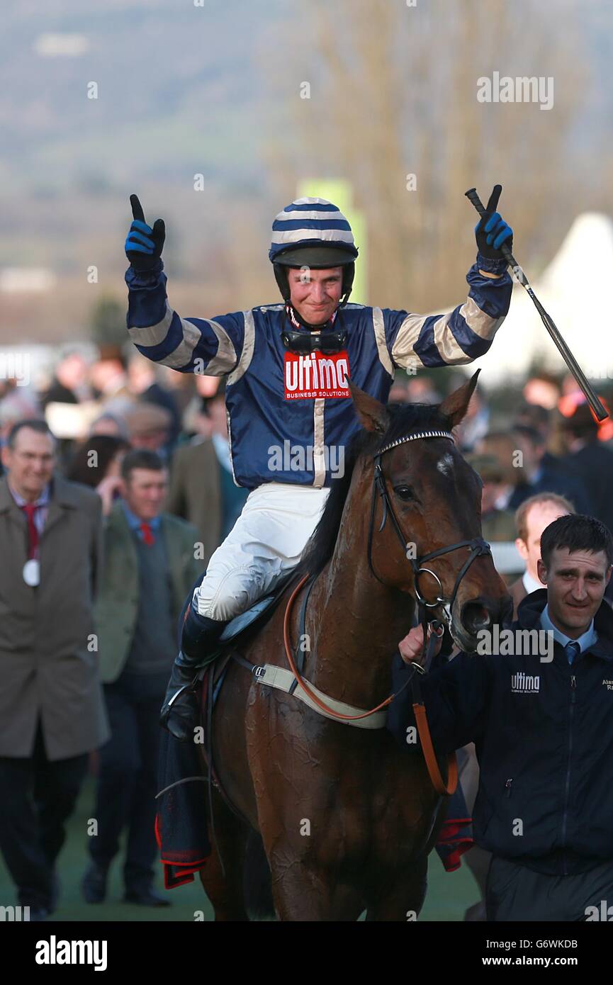 National hunt jockey terry biddlecombe hi-res stock photography and ...