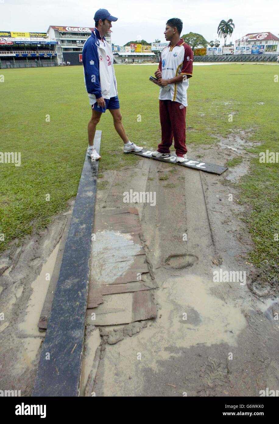England captain Michael Vaughan (left) with West Indies captain ...