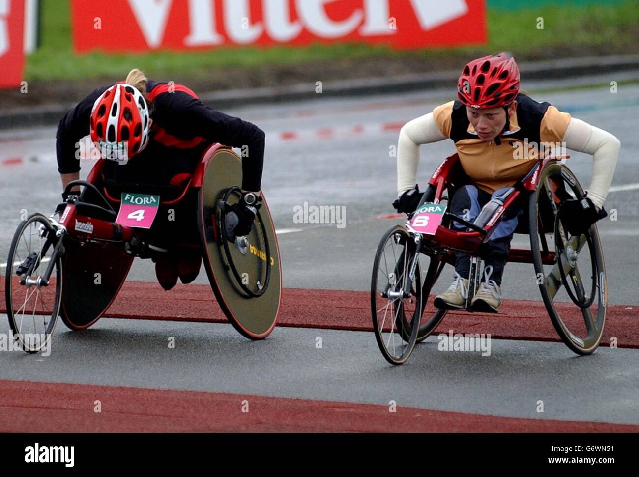 The 2004 London Marathon Stock Photo - Alamy