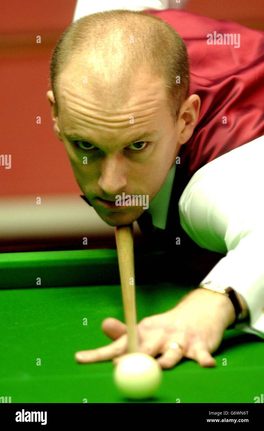Against englands peter ebdon at the crucible hi-res stock photography ...