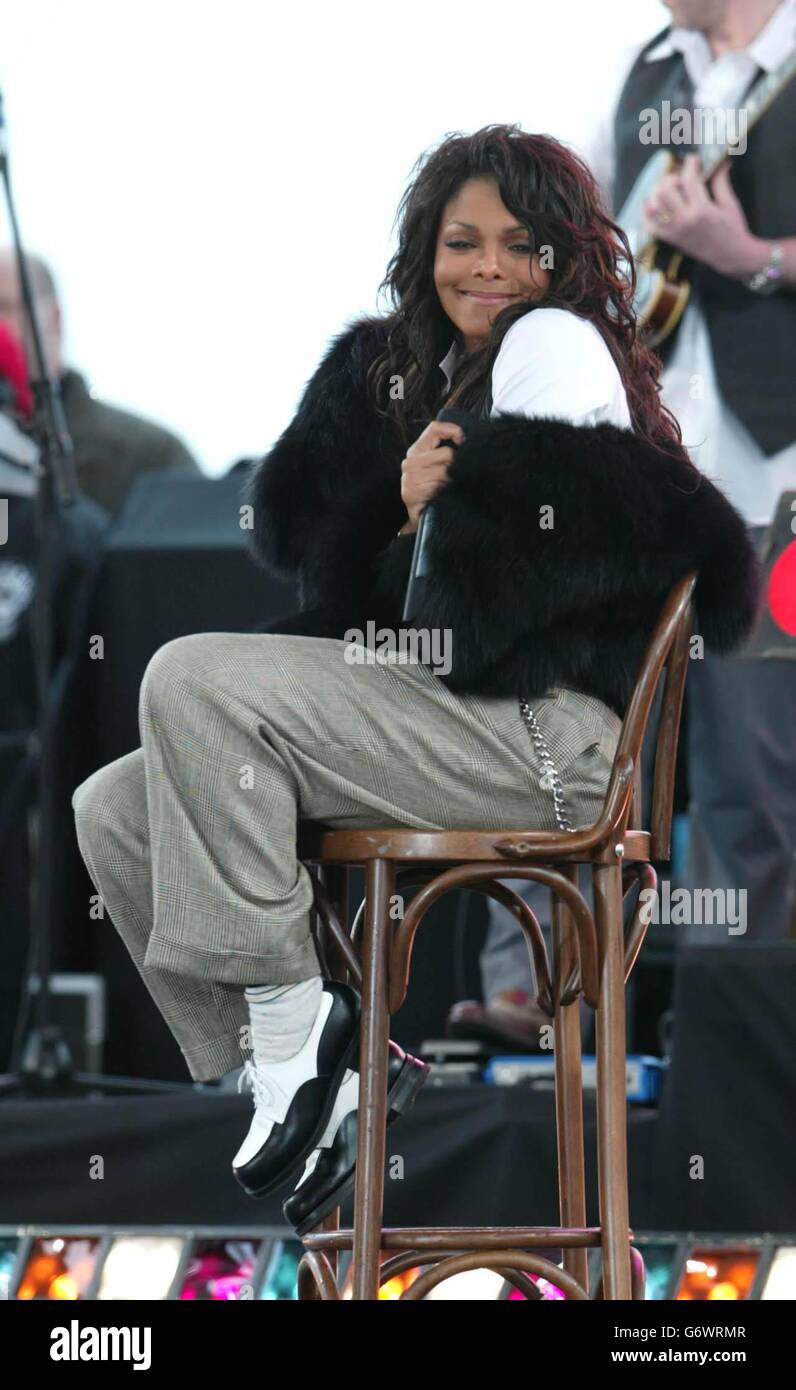 Janet Jackson Performing Stock Photo - Alamy