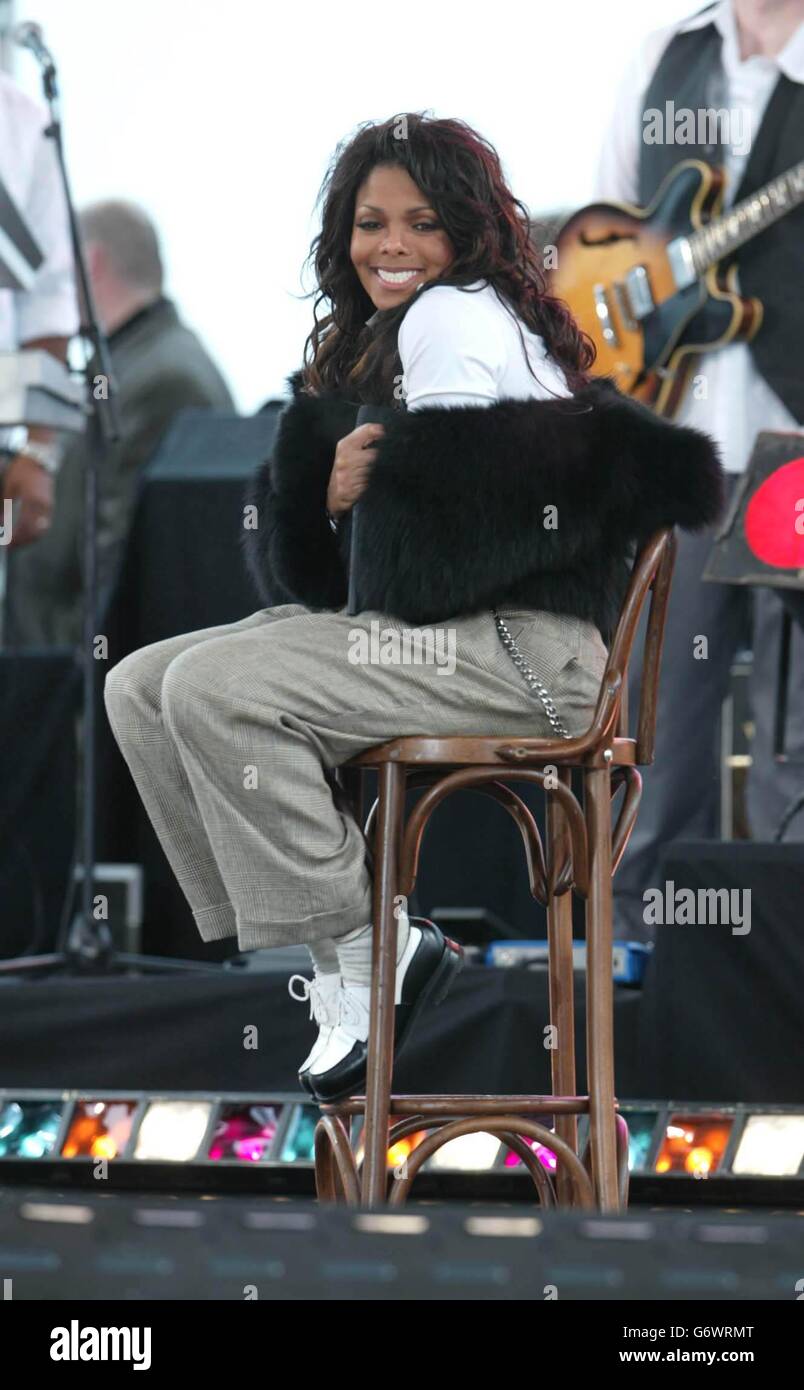 Janet Jackson Performing Stock Photo - Alamy