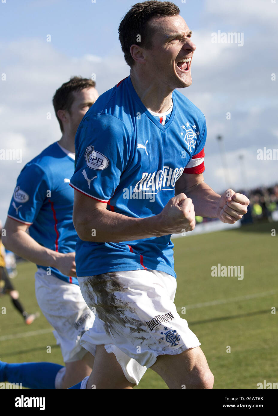Rangers captain Lee McCulloch celebrates his goal during the Scottish ...