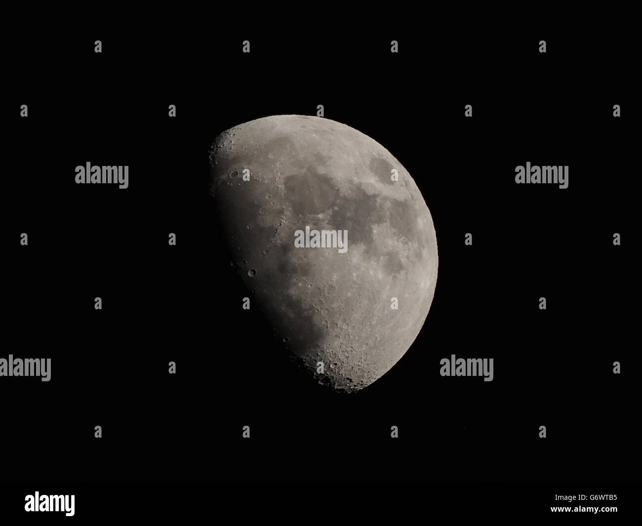 Moon zoom hi-res stock photography and images - Alamy
