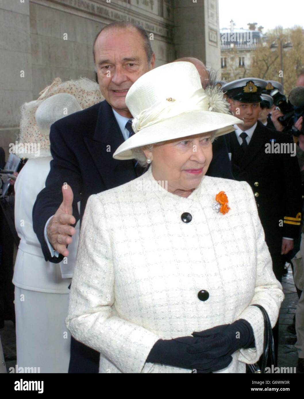 Queen elizabeth ii at the arc de triomphe hi-res stock photography and ...