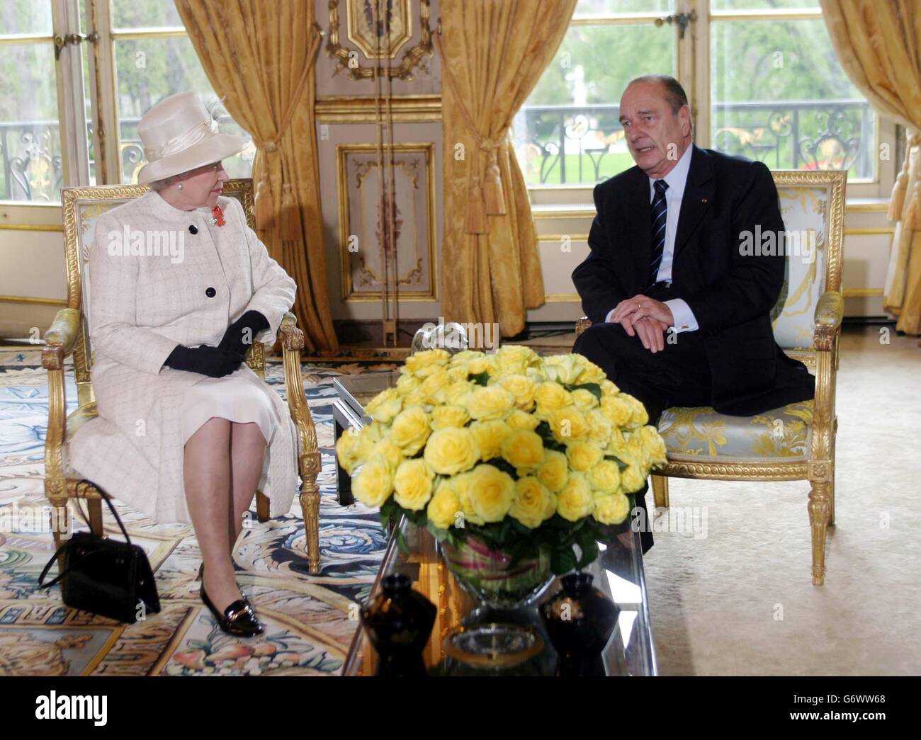 Britain's Queen Elizabeth II and French President Jacques Chirac at the ...