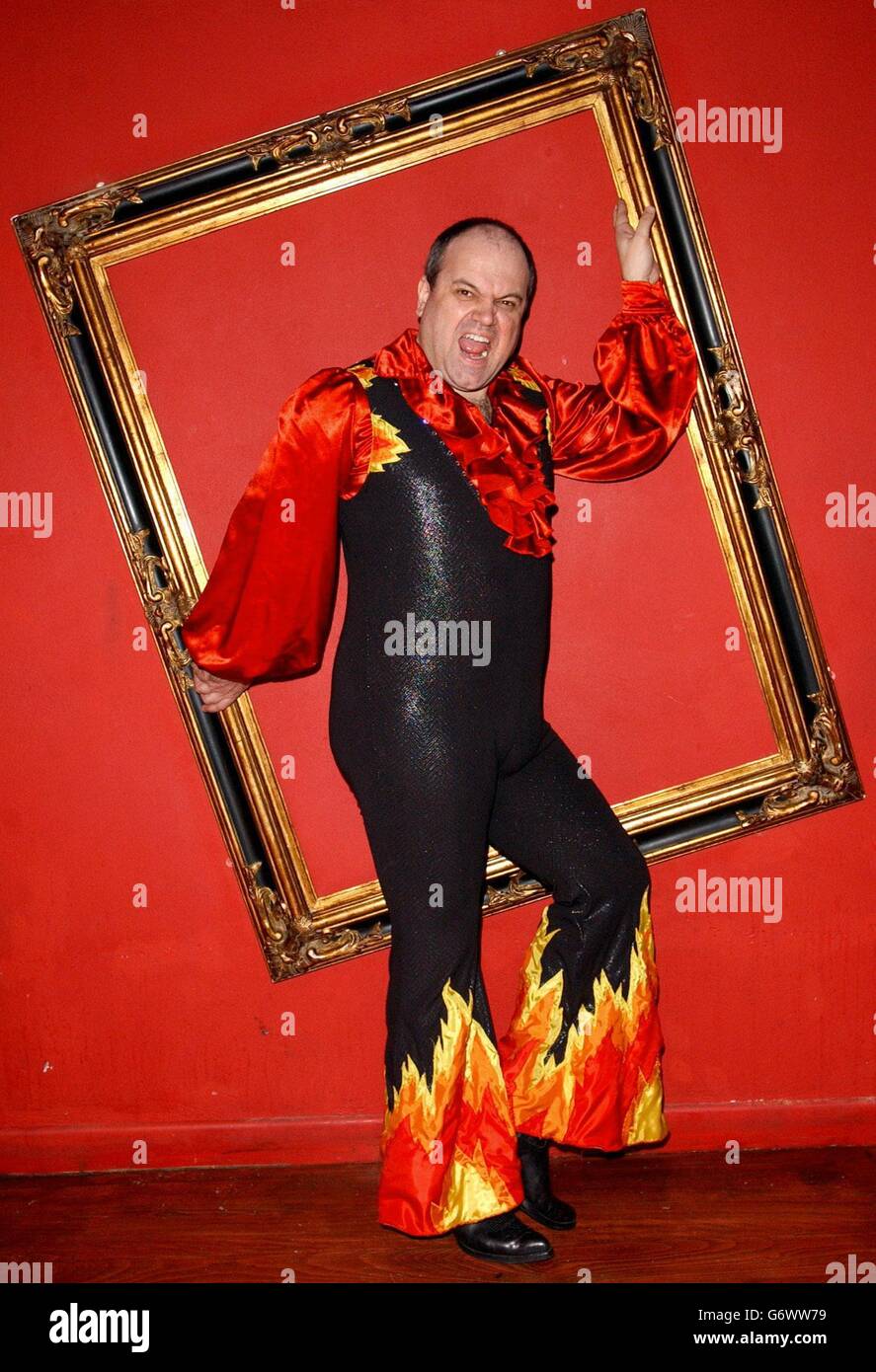 Former eastenders actor shaun williamson poses hi-res stock photography ...