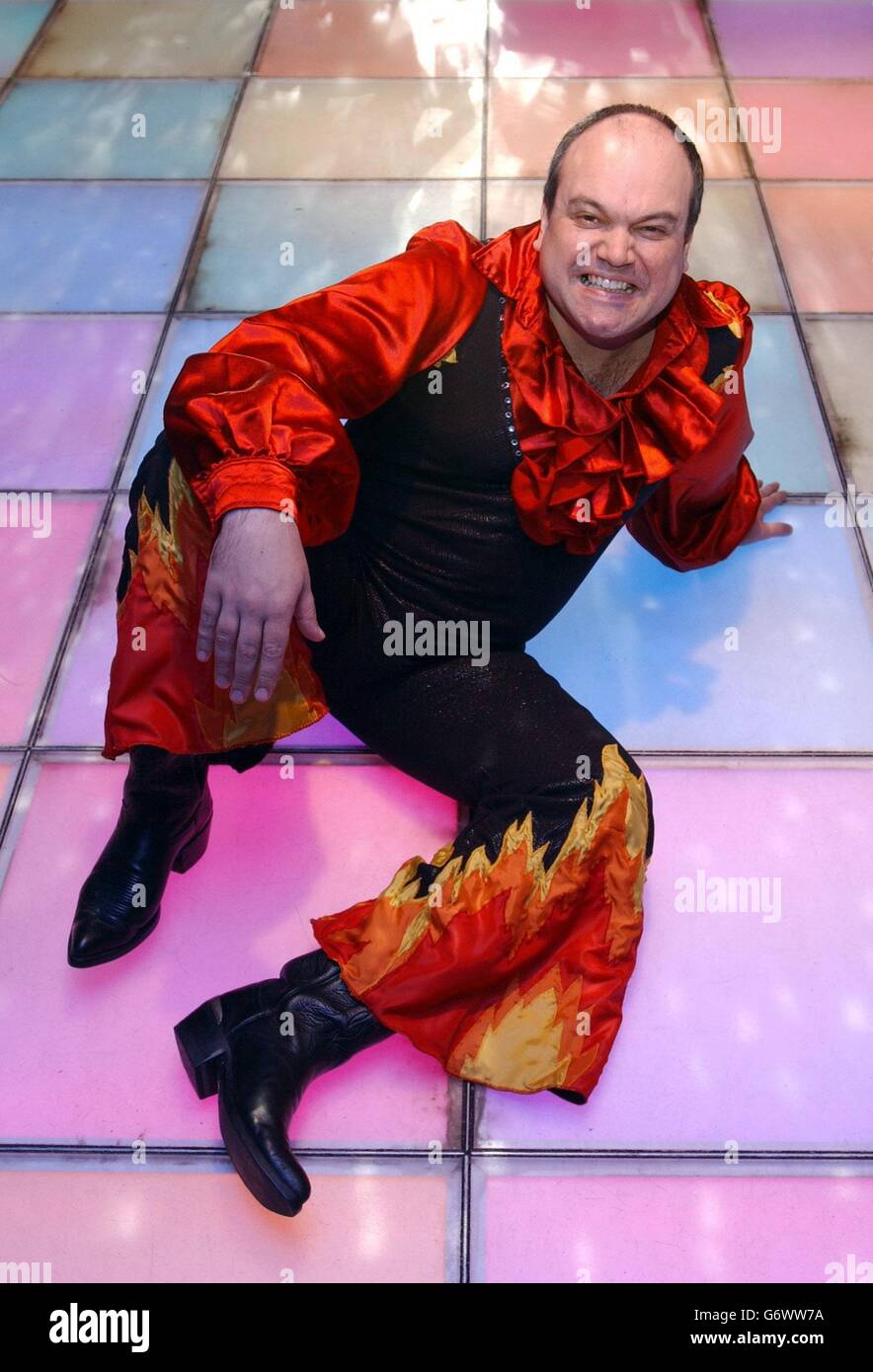 Former eastenders actor shaun williamson poses hi-res stock photography ...