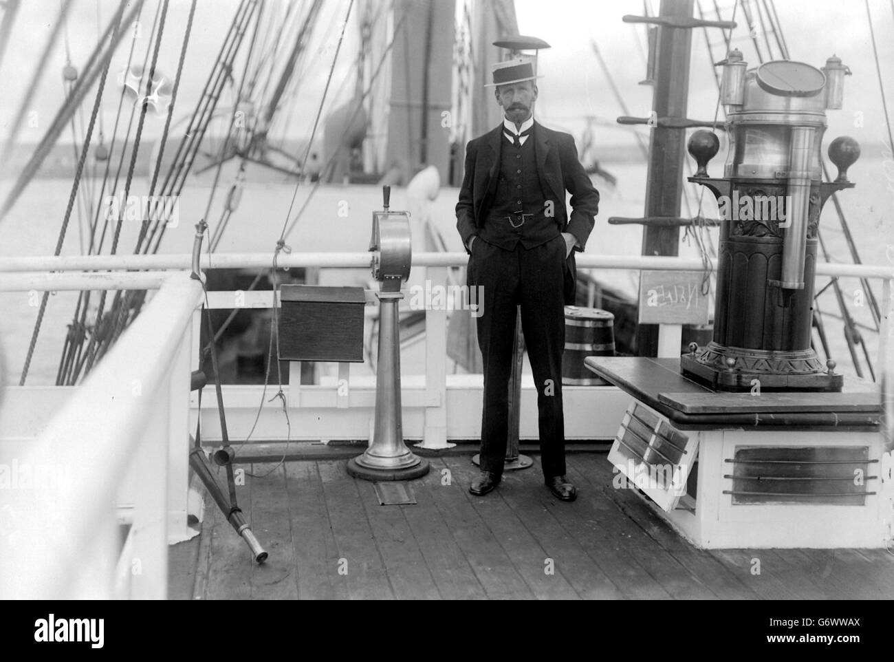 Captain davis on the nimrod hi-res stock photography and images - Alamy