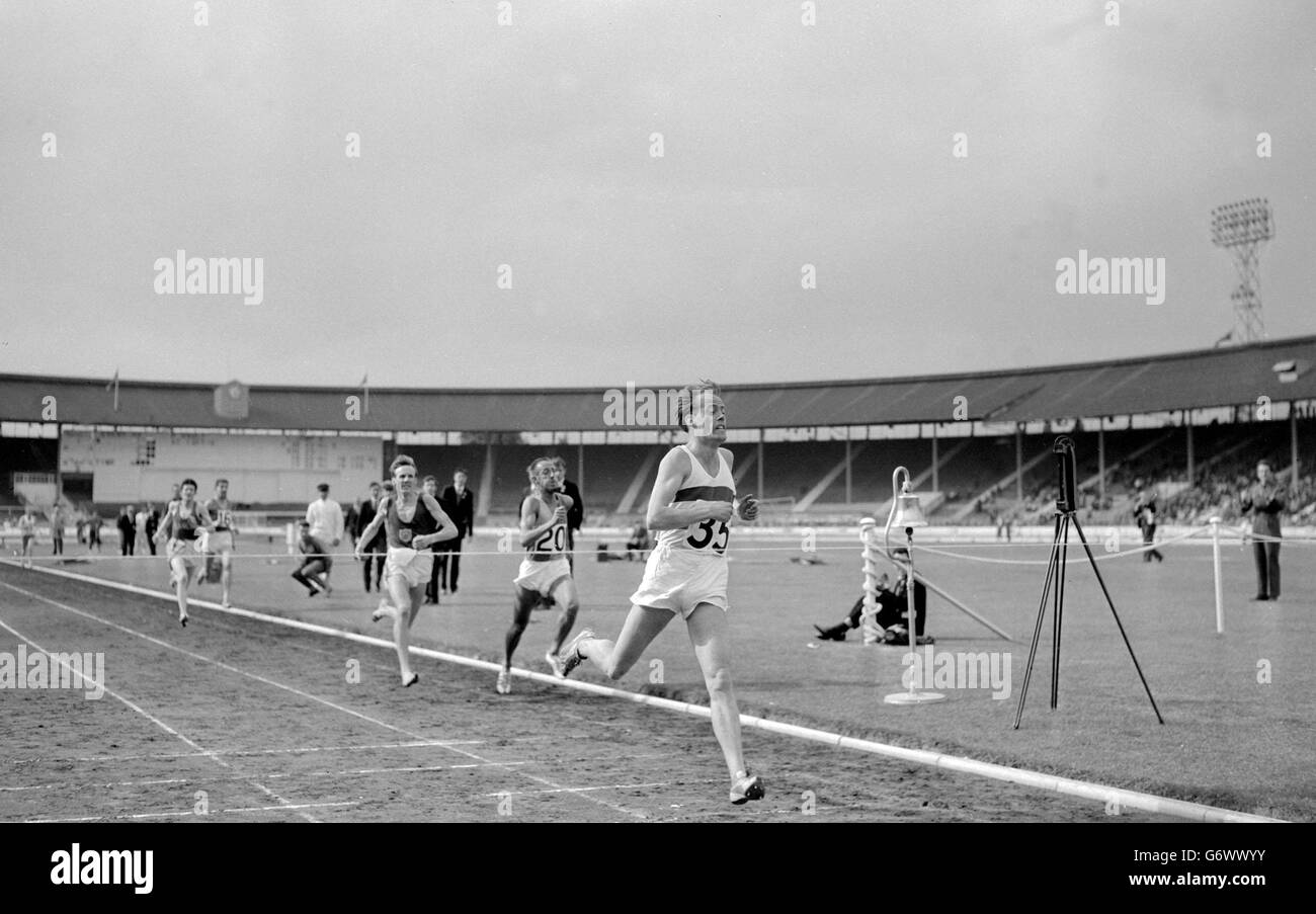 Derek Ibbotson reaches the tape to win the Inter-County Three Miles at ...