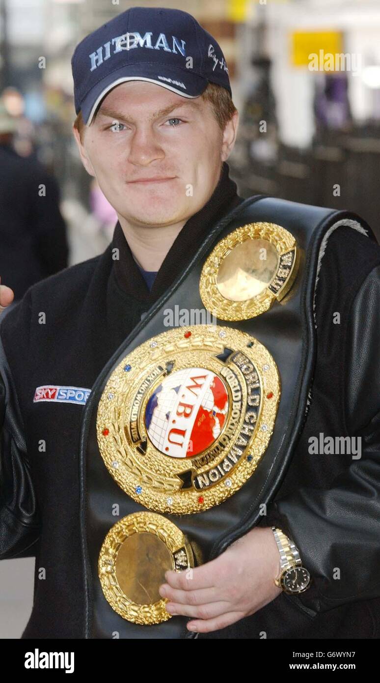 Boxing hatton warren hi-res stock photography and images - Alamy
