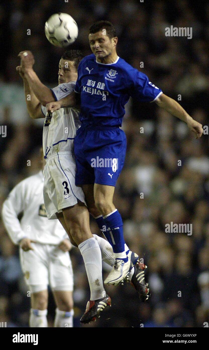 Leeds' Ian Harte Everton's Tomasz Radzinski, during their Barclaycard ...
