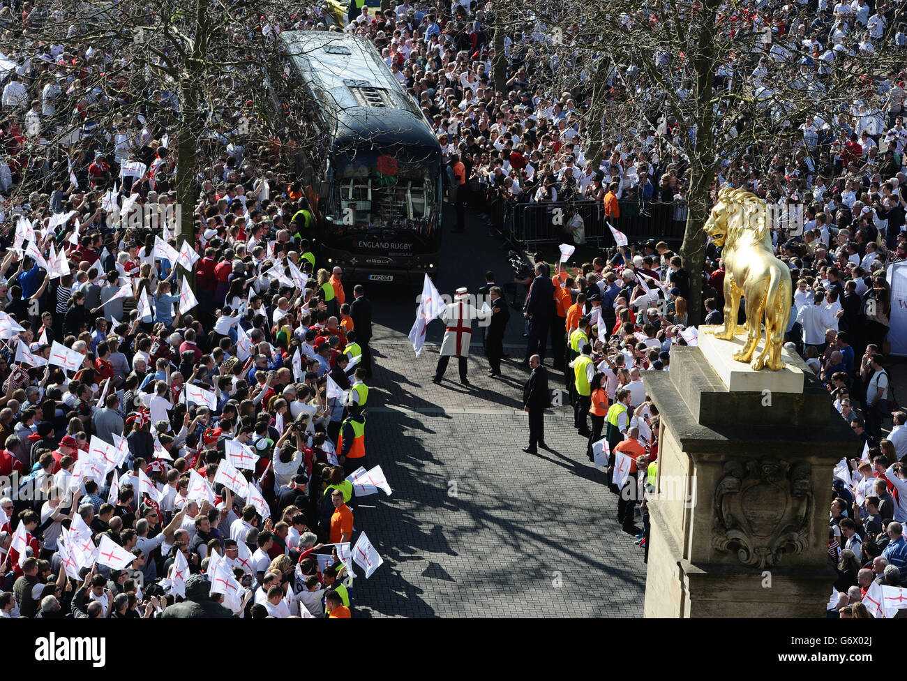 England rugby team bus hi-res stock photography and images - Alamy