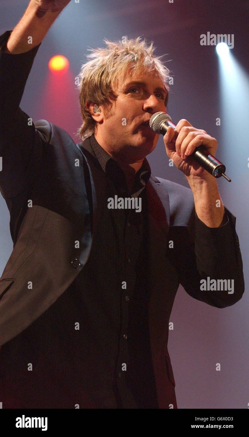 Live Pop Music High Resolution Stock Photography and Images - Alamy