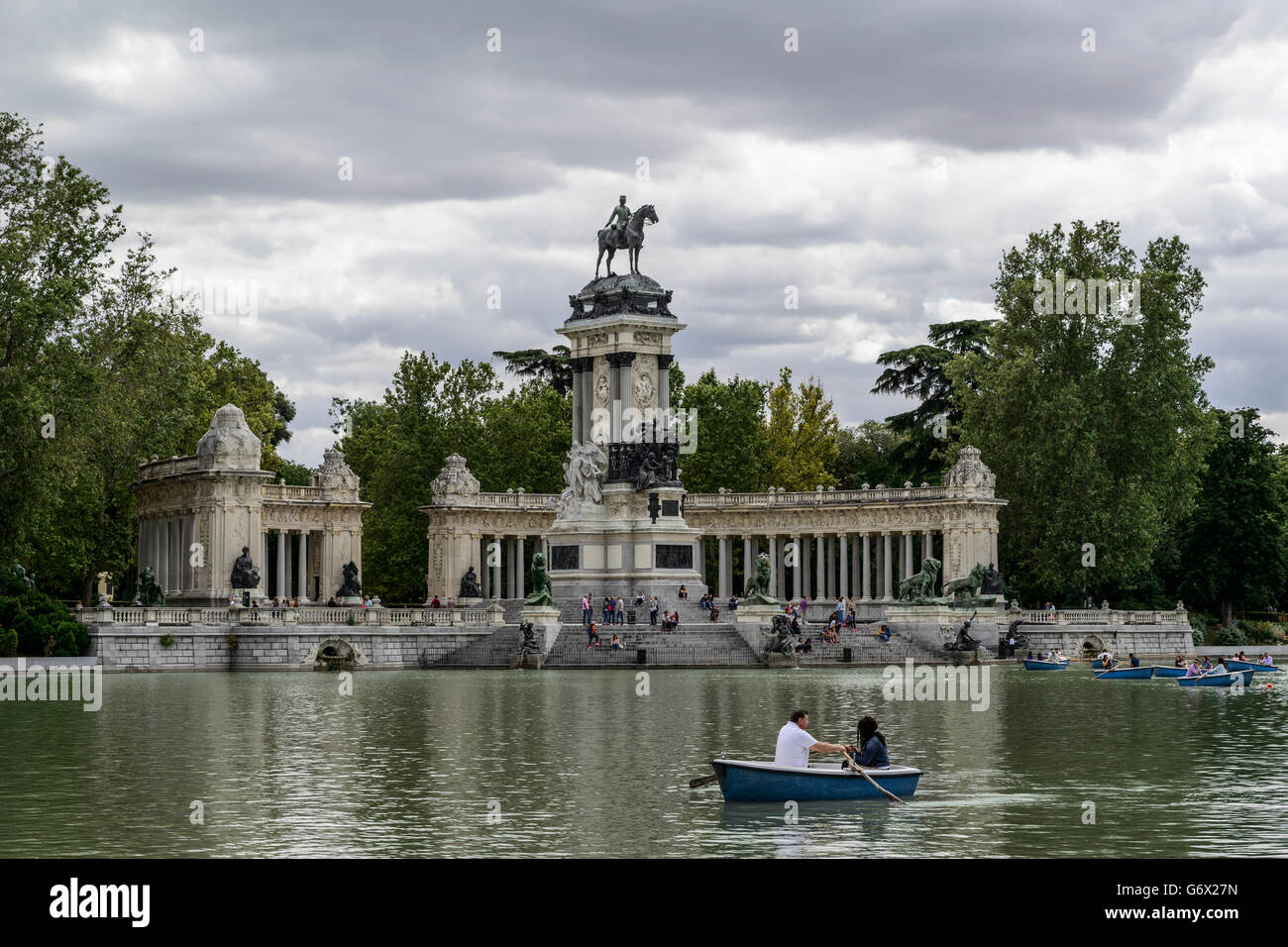 Boating lake Retiro Park, Madrid, city, Spain Stock Photo - Alamy