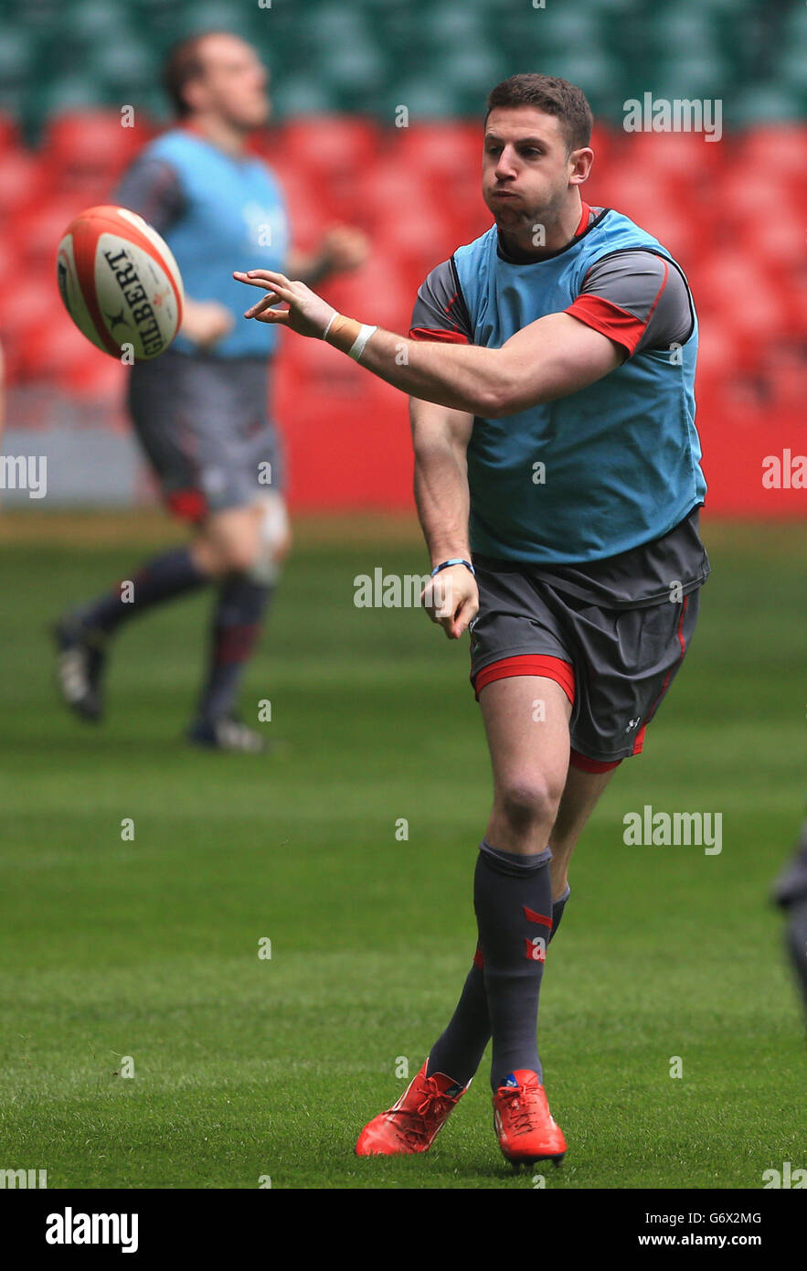 Rugby union scotland captains press hi-res stock photography and images ...