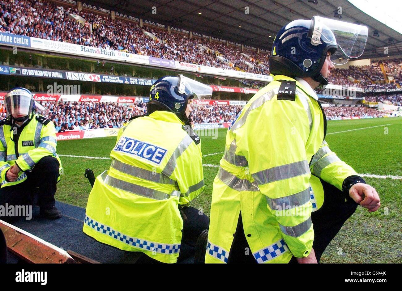Police arsenal football game hi-res stock photography and images - Alamy