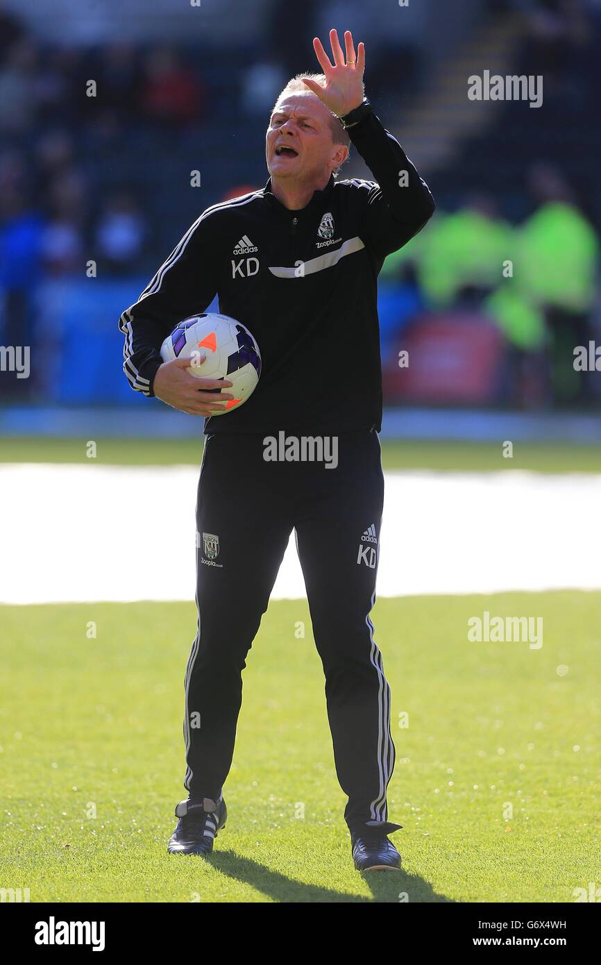Assistant head coach keith dowling hi-res stock photography and images ...