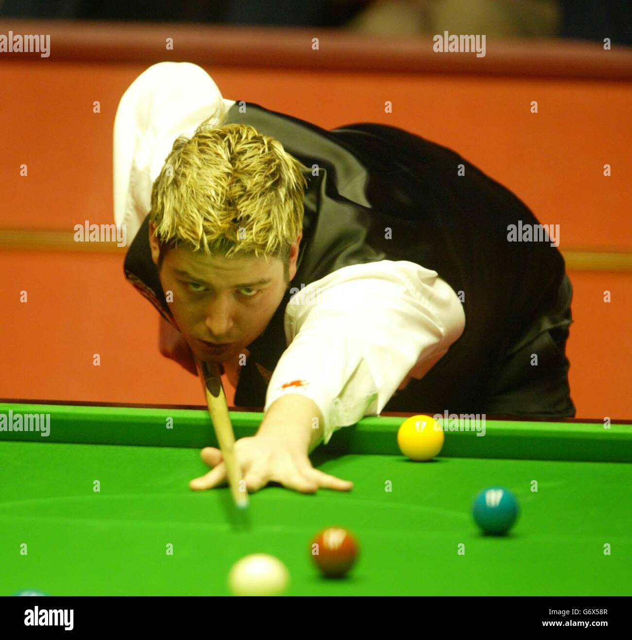 Action sport snooker paul hunter hi-res stock photography and images ...