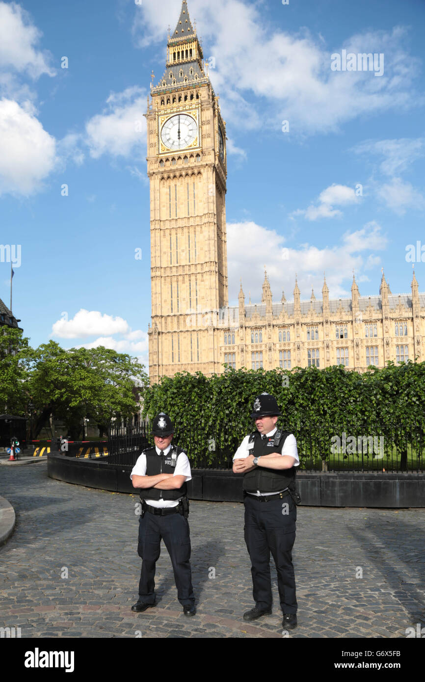 London UK 24/06/2016 police stand guard at Houses of Parliament ...