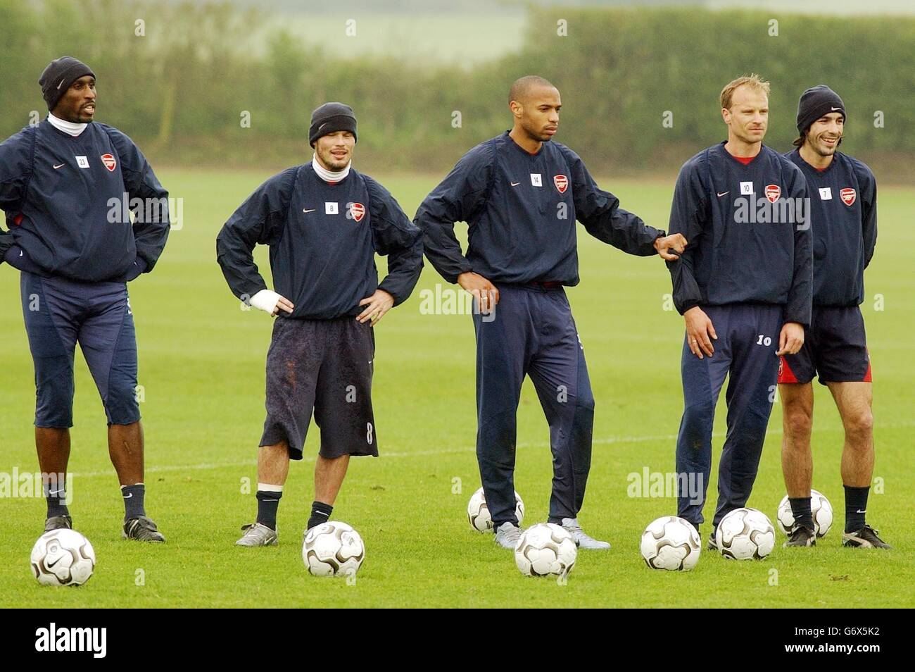 Thierry henry arsenal training hi-res stock photography and images - Alamy