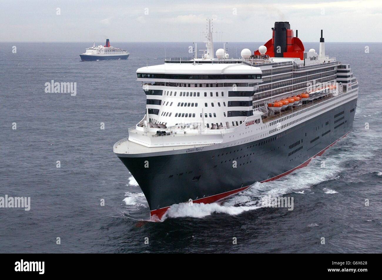 QE2 AND QM2 Stock Photo - Alamy