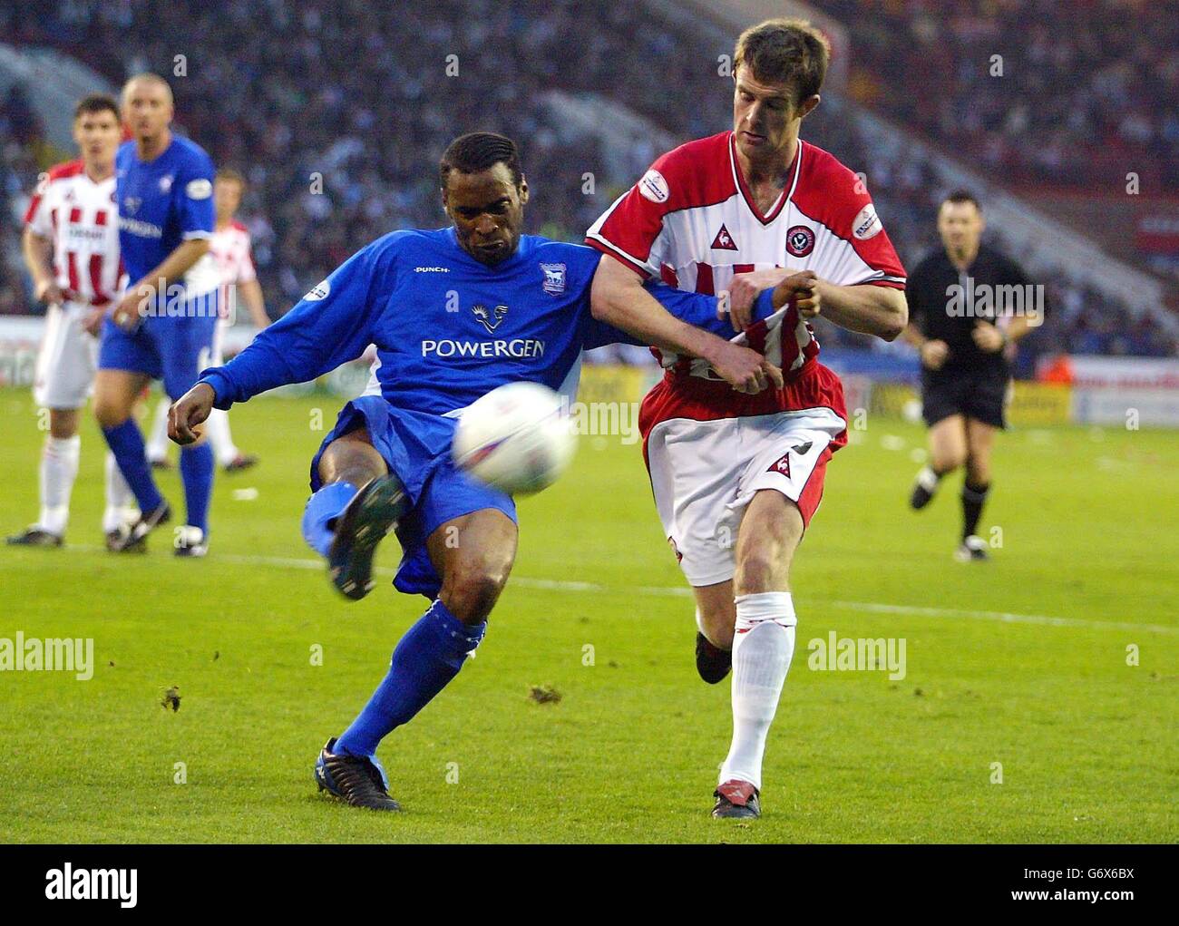 Football action michael tonge fabian wilnis hi-res stock photography ...