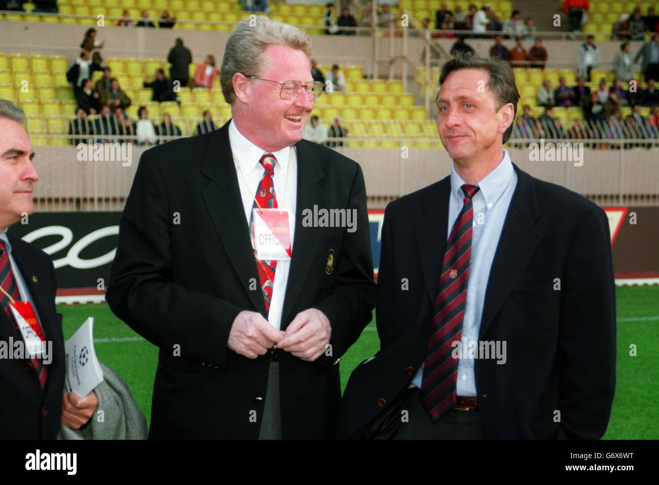 Barcelona manager meets graham kelly hi-res stock photography and ...