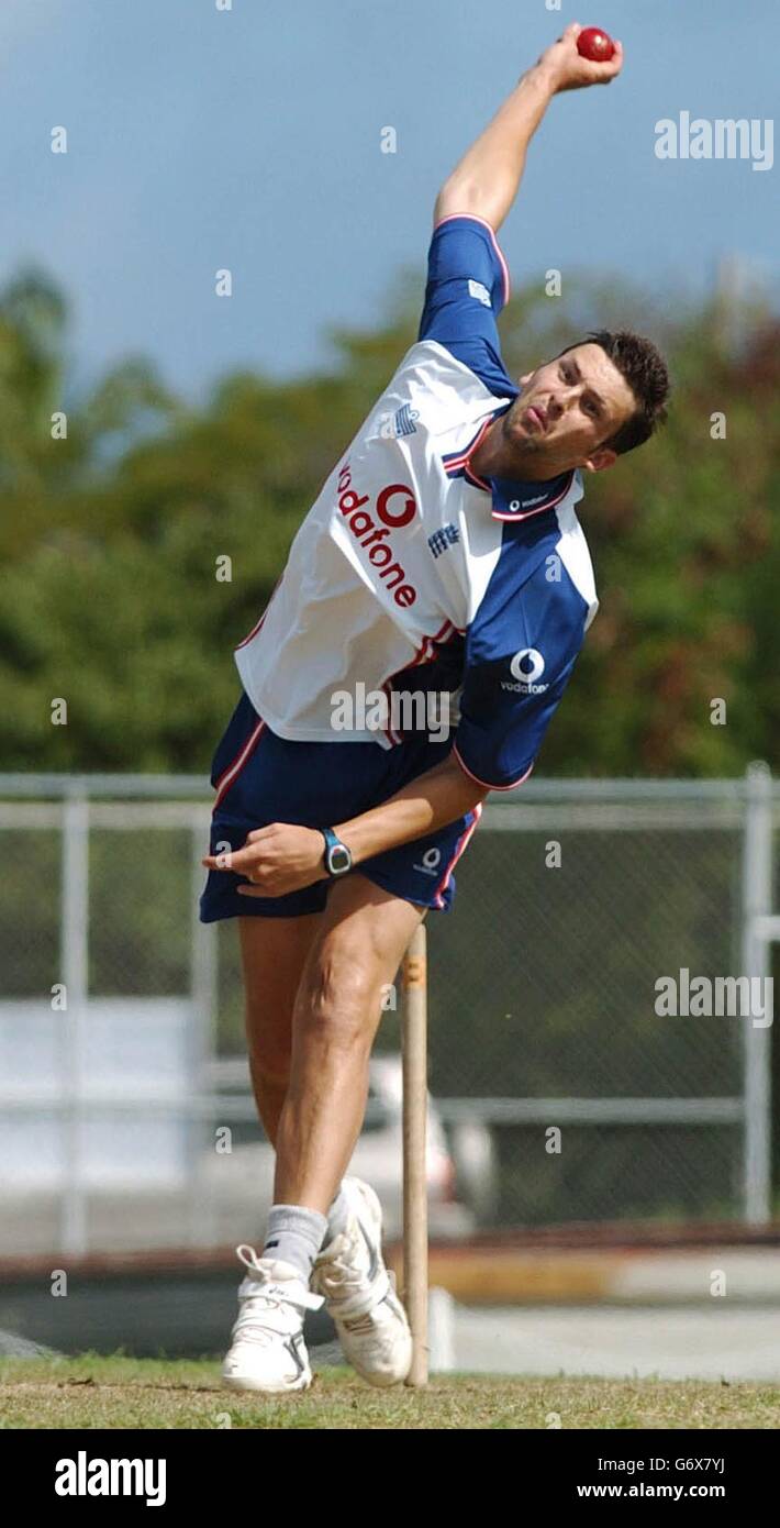England fast bowler stephen harmison during net practice hi-res stock ...