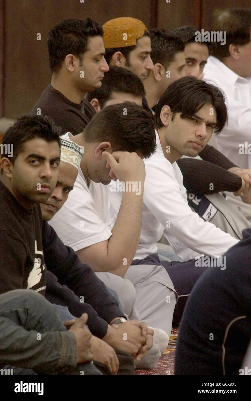 At langley green mosque in crawley hi-res stock photography and images ...