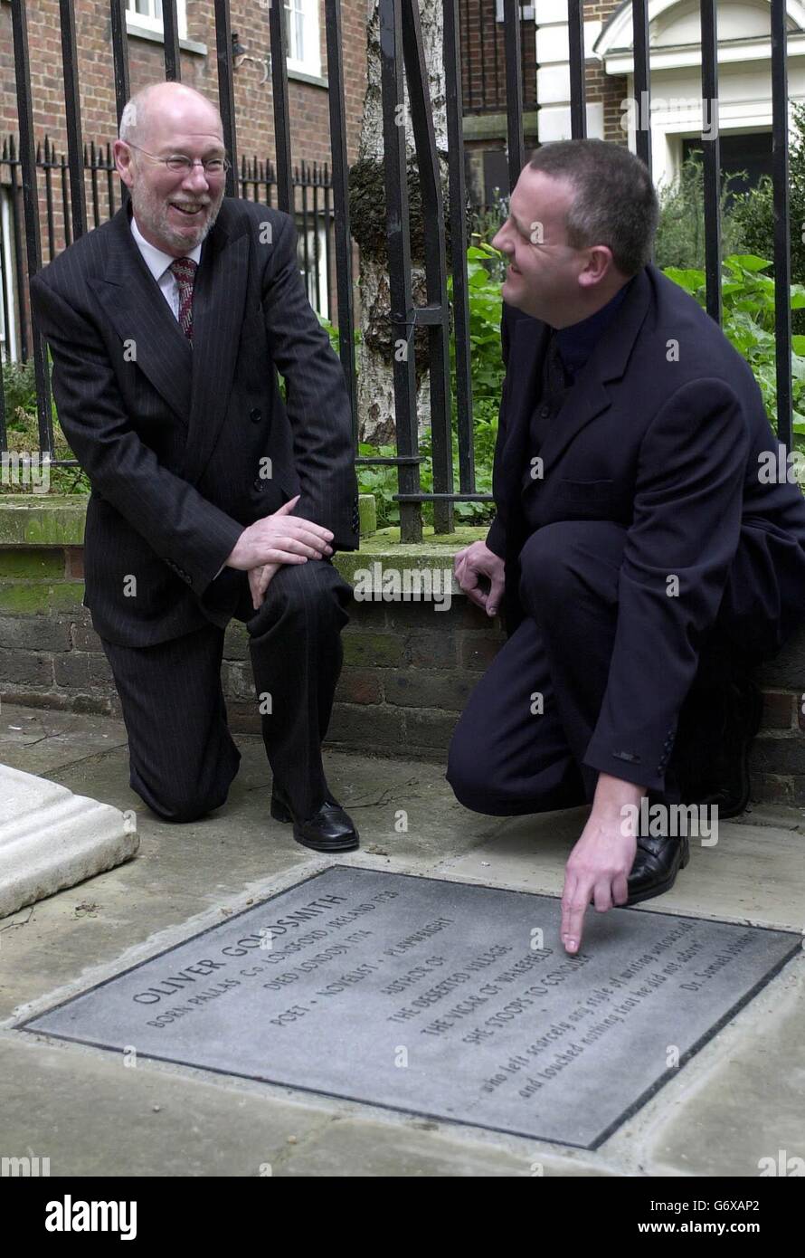 Oliver goldsmith plaque hi-res stock photography and images - Alamy