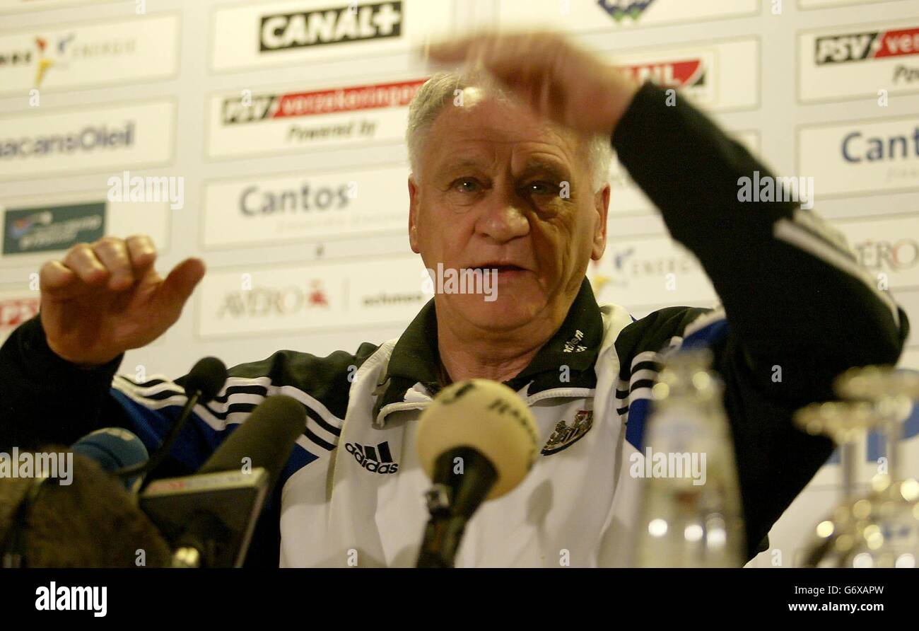 Sir Bobby Robson Stock Photo - Alamy