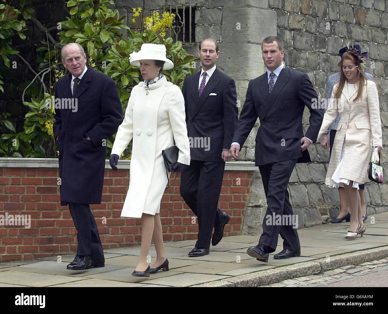Royal family walking to church hi-res stock photography and images - Alamy