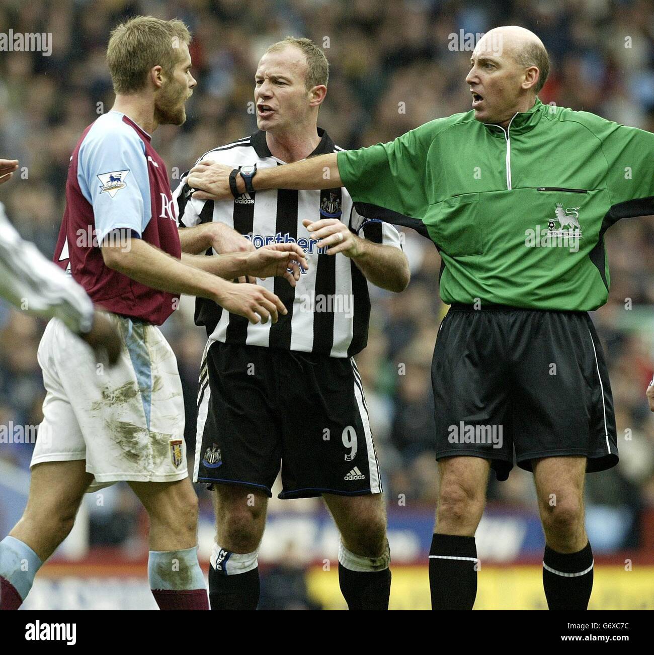 Referee Barry Knight High Resolution Stock Photography and Images - Alamy