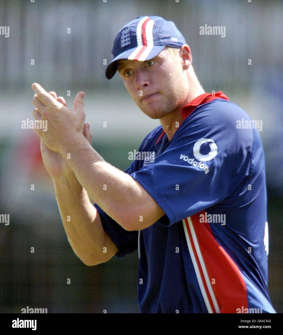Sport cricket clapping andrew flintoff hi-res stock photography and ...