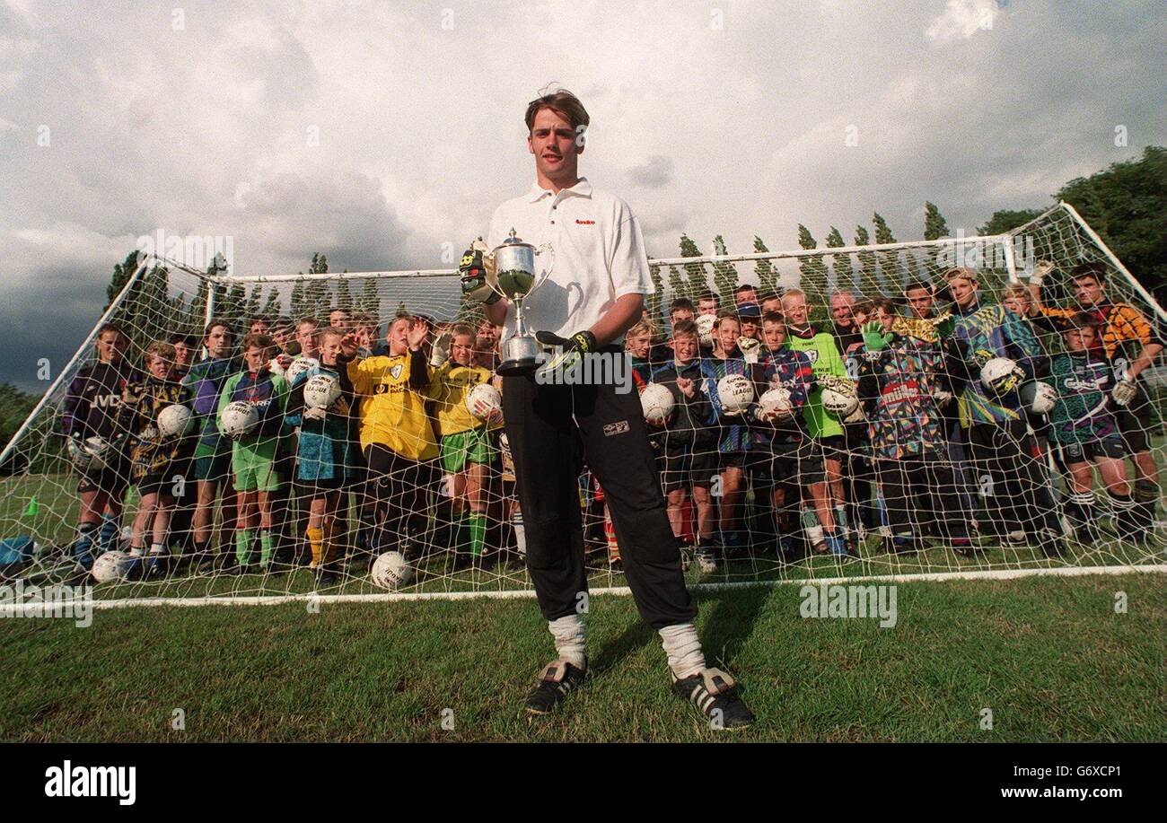 Andrew hunt hi-res stock photography and images - Alamy