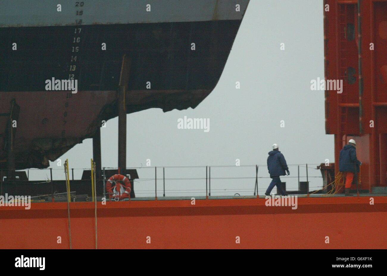 Dutch warship arrives with hi-res stock photography and images - Alamy