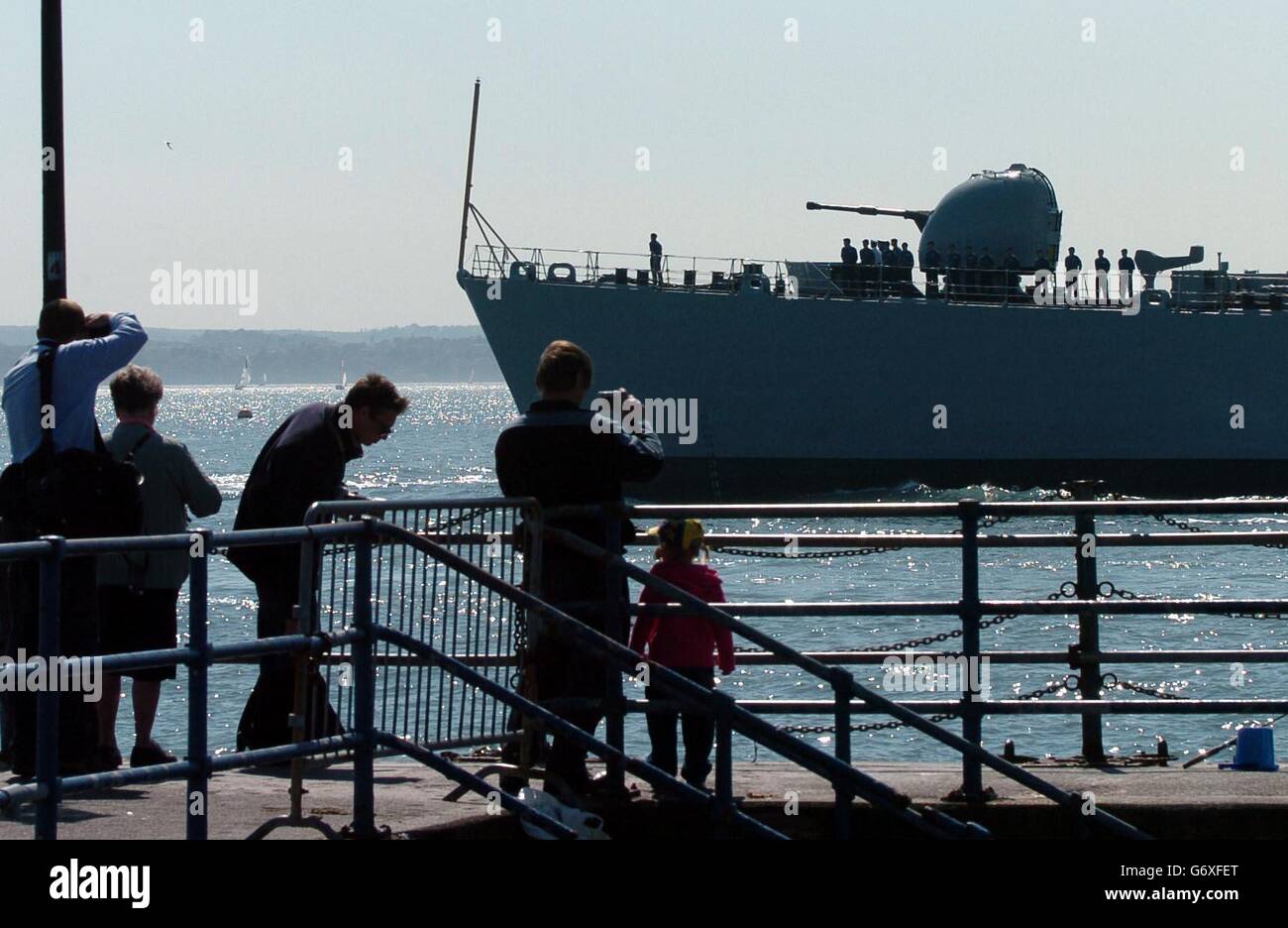 Type 42 destroyer hms nottingham hi-res stock photography and images ...