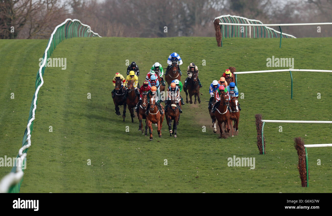 Horse racing jumps finale warwick racecourse hi-res stock photography ...